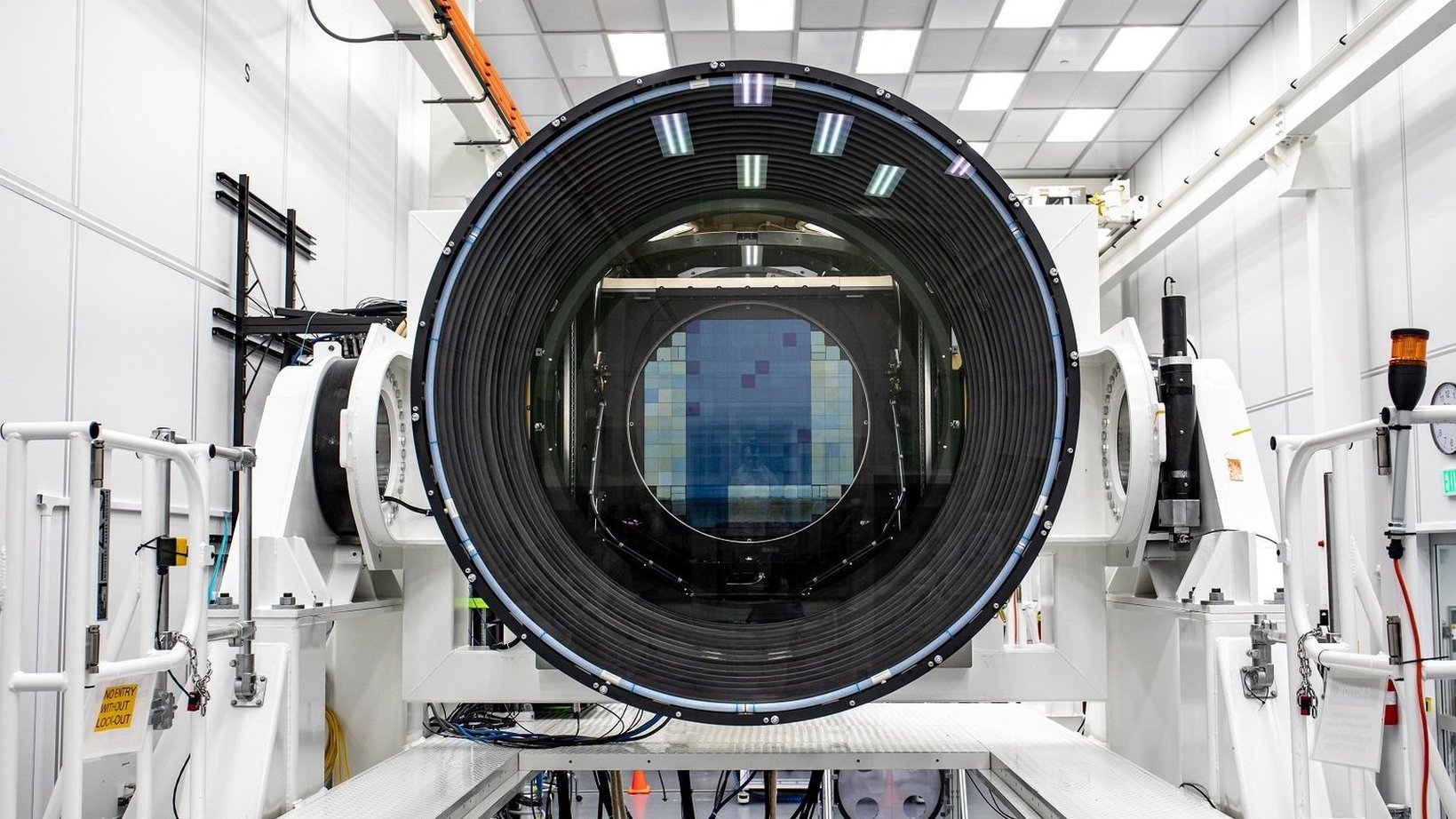 Scientists reveal the world's largest digital camera! - CBBC Newsround