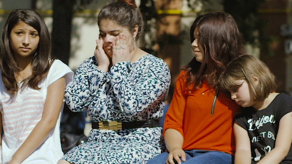 Romania's 'left-behind' children - BBC News