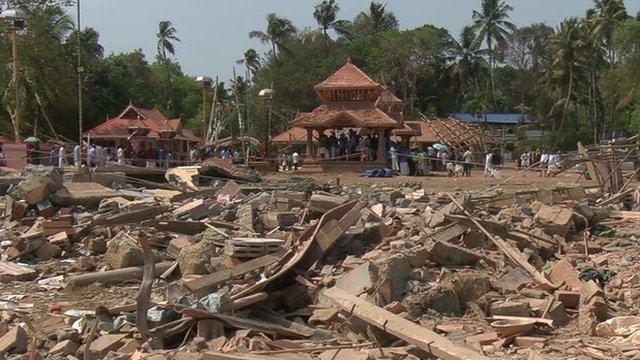 Police investigate after temple fire in India - BBC News
