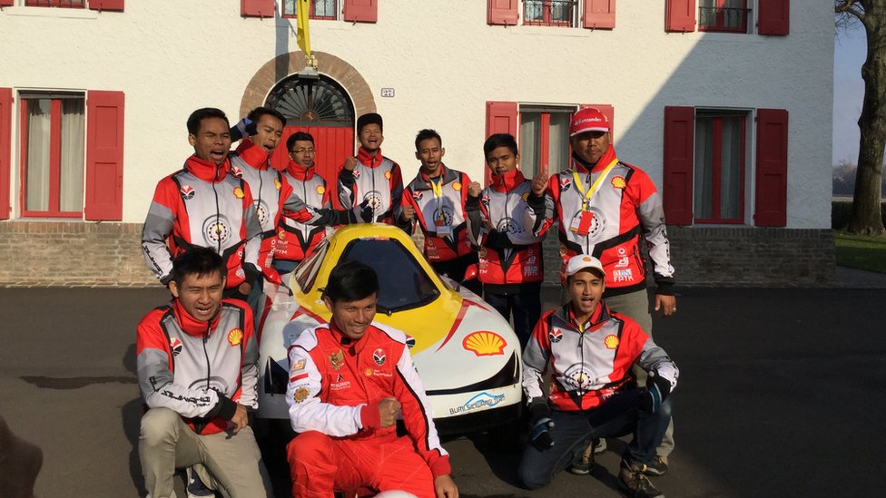 Anak-anak muda dari desa Indonesia yang 'tak berani bermimpi' dapat ...