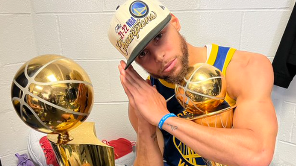 Steph Curry Trophy 2017