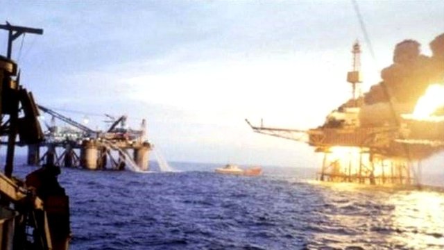 Piper Alpha fireman likens inferno to Twin Towers 9/11 - BBC News