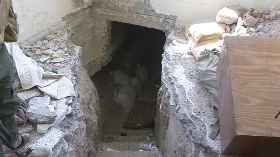 Battle for Falluja: 'Islamic State' tunnels uncovered - BBC News