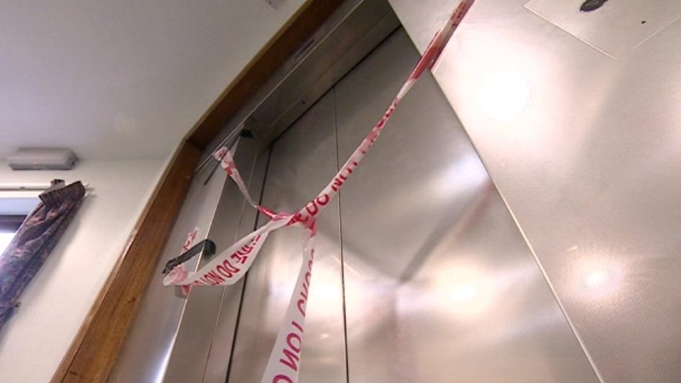 Elderly residents 'trapped in flats' by broken lift - BBC News