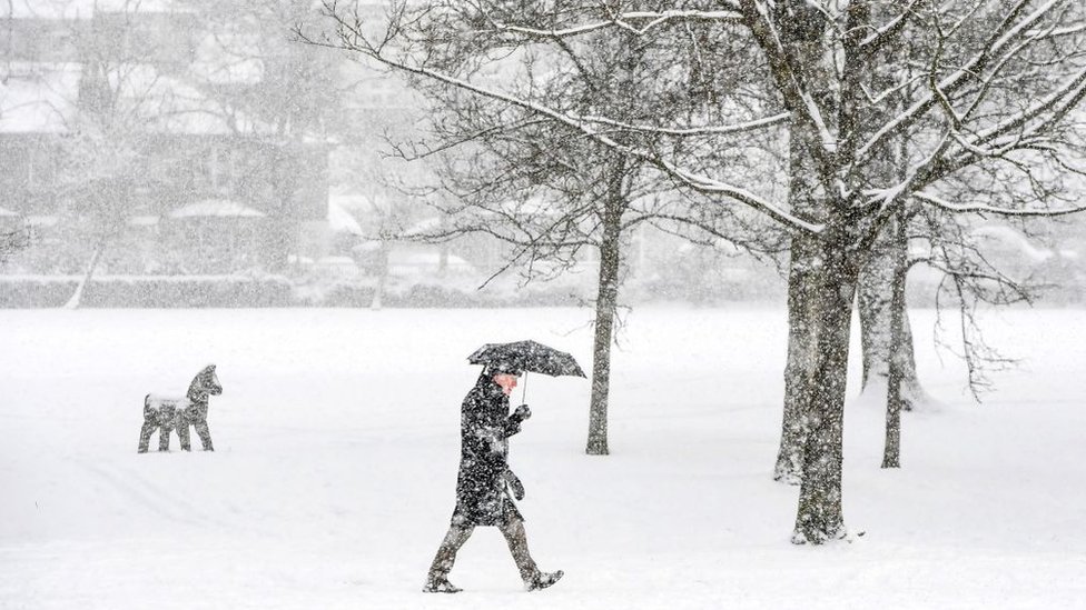 Cold conditions to hit the UK from today - CBBC Newsround