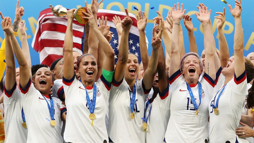 US soccer: US national team reach agreement on equal pay - CBBC Newsround