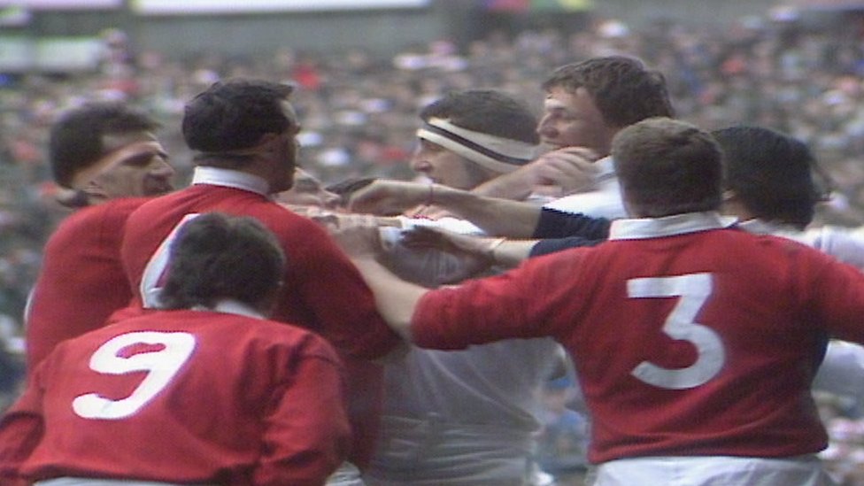 Wales v England: 30 years since the 'Battle of Cardiff' - BBC News