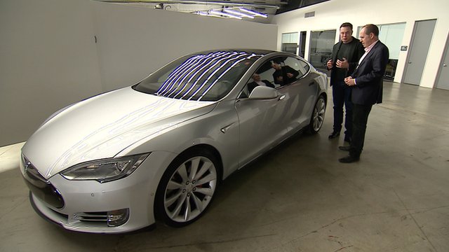 Tesla cars can be 'summoned' to pick owners up - BBC News