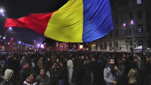 Romania protests: Second night of protests in Bucharest - BBC News