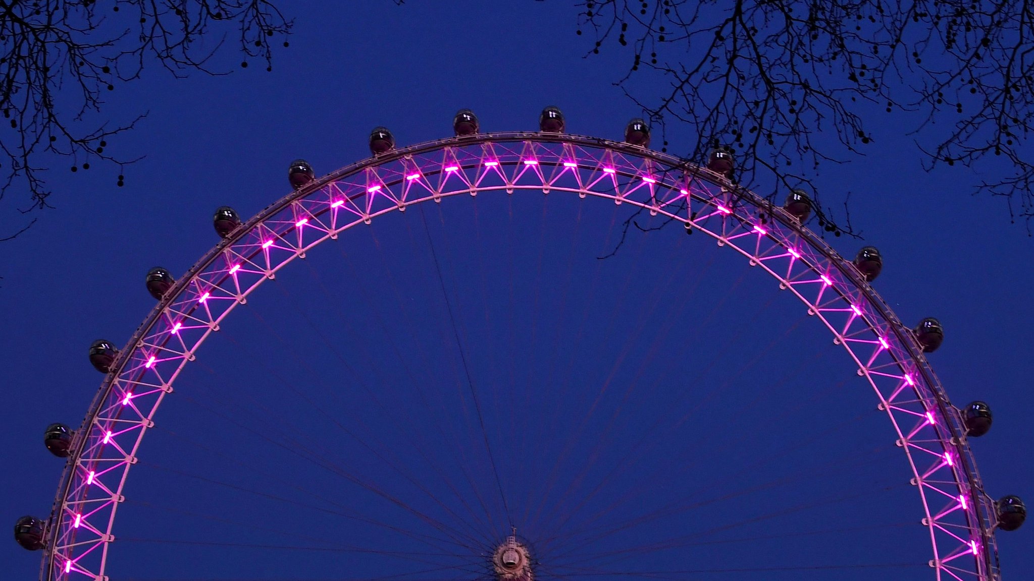 Holocaust Memorial Day: Landmarks turn purple to remember victims ...