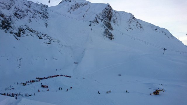 Three dead in French Alps avalanche - BBC News