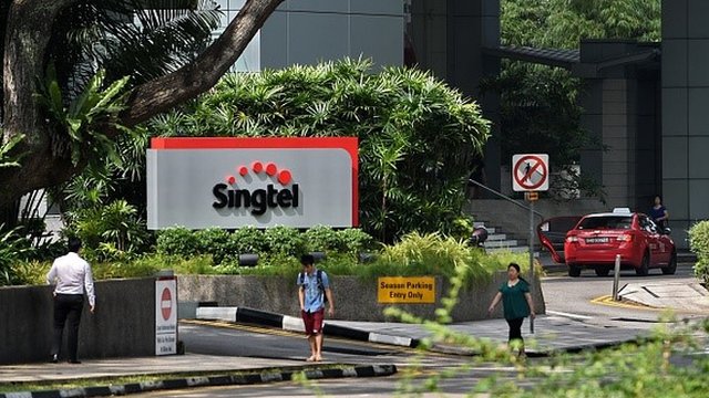 Currency weakness hit Singtel profit - BBC News