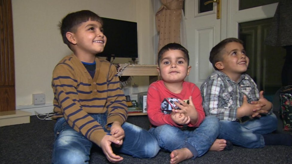 Syrian refugees make their home in Leeds - BBC News