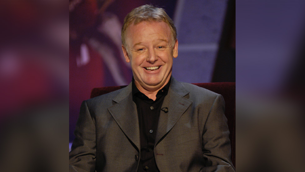 Les Dennis graffiti mystery in Norwich - BBC News