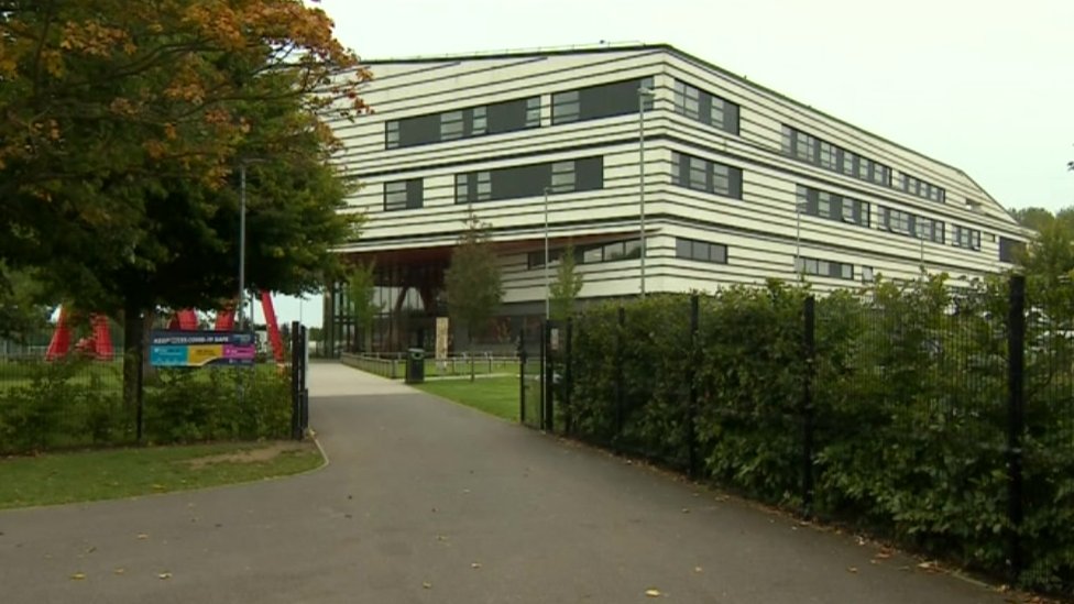 Hull school closes as staff member tests positive for Covid-19 - BBC News