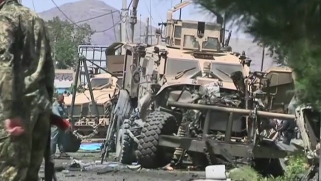 Afghan child soldiers fighting the Taliban - BBC News