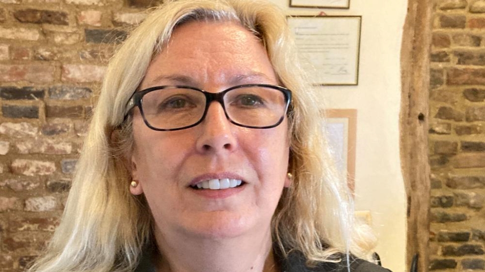 Alison Muir's Instagram, Twitter & Facebook on IDCrawl