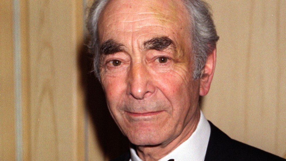 Donna Ludlow's Instagram, Twitter & Facebook on IDCrawl