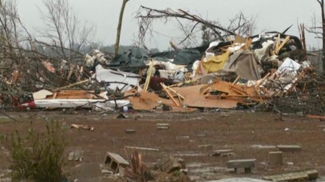 'Tornado completely destroyed my home' - BBC News