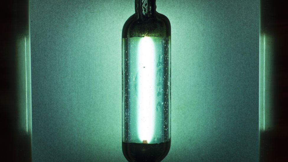 Albert Einstein Invento De La Bombilla