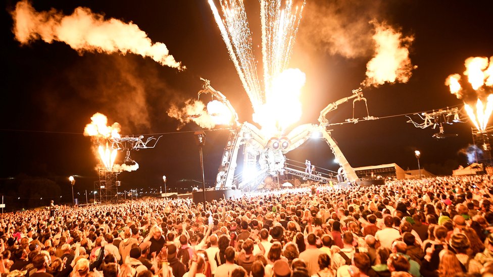 Glastonbury 2019 tickets sell out in half an hour