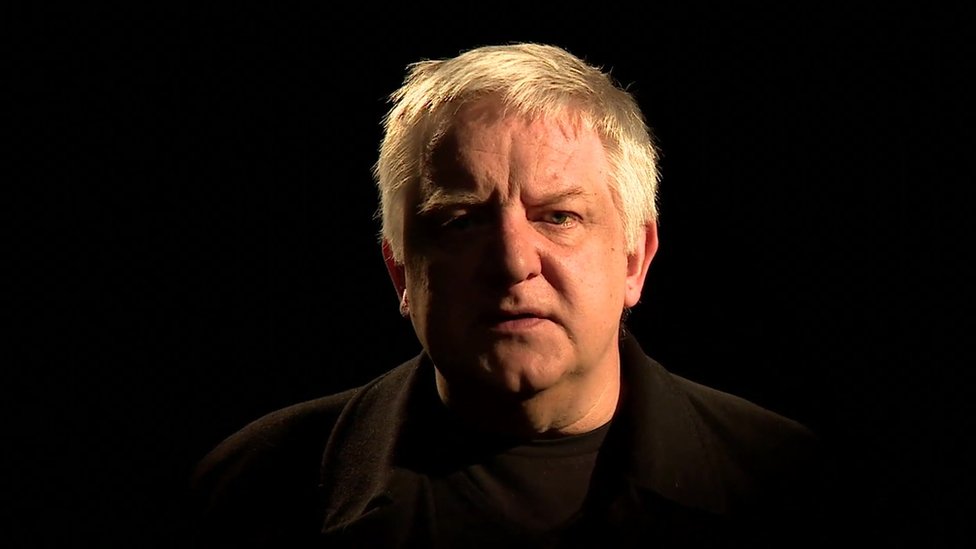 Simon Russell Beale performs Shakespeare - BBC News