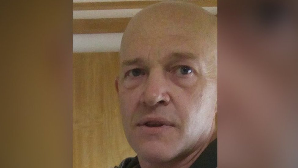 Pendine caravan murder: Steven Baxter guilty of stabbing - BBC News