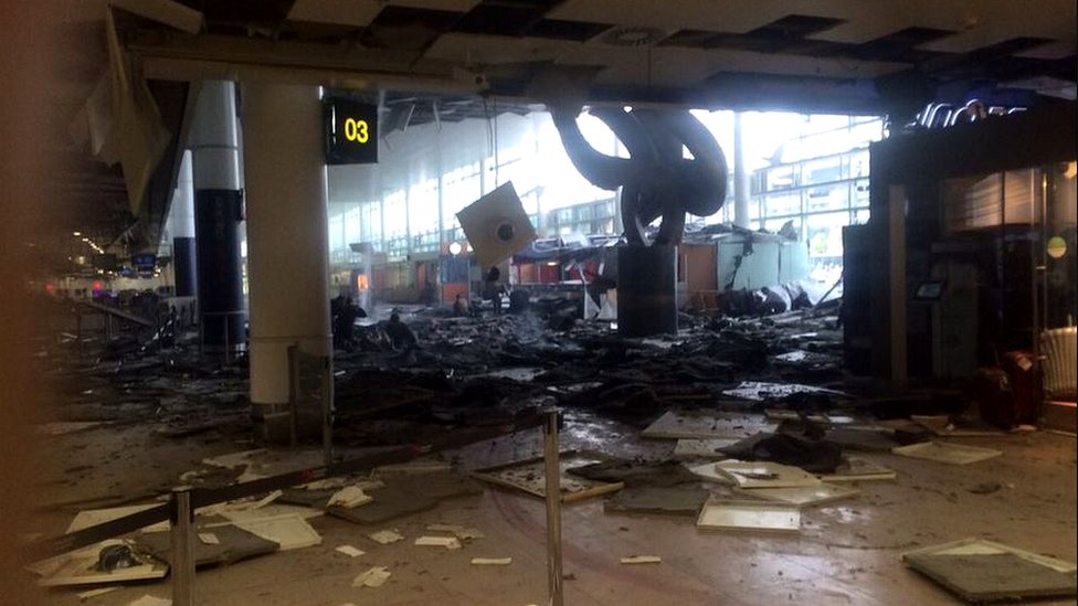 Brussels explosions: Devastation and chaos after attacks - BBC News