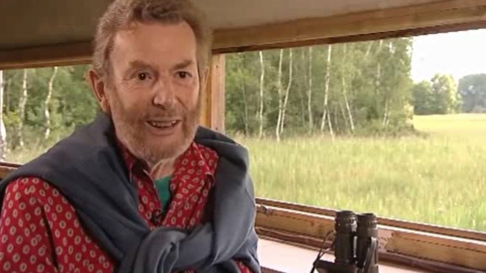 Tarka the Otter director dies aged 87 - BBC News