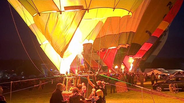 Hybrid solar-powered hot air balloon's inaugural flight - BBC News