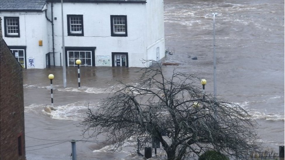 BBC News - December storms' trail of destruction