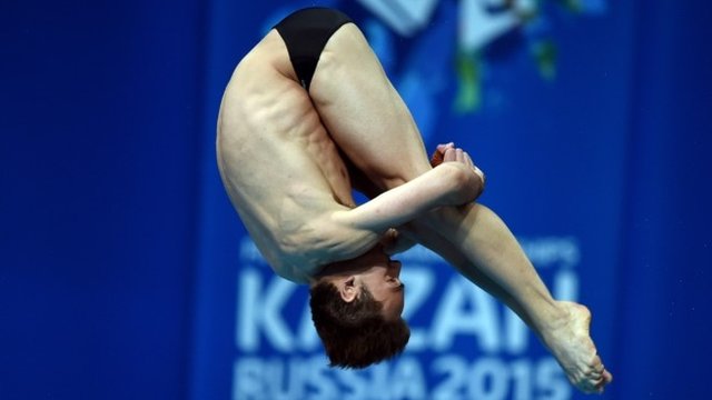 Tom Daley wins World Championships bronze - BBC Sport