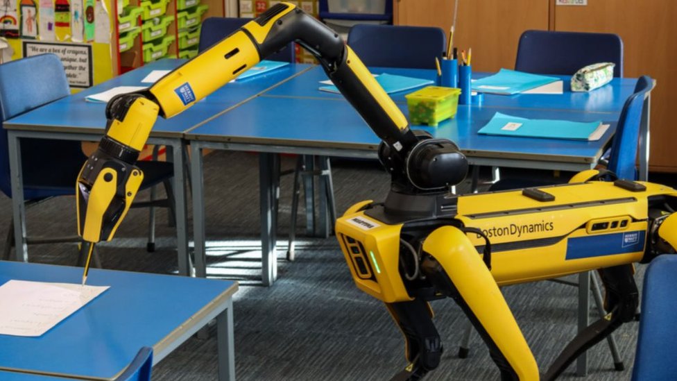 Robots: You'll never guess what this robot dog is called! - CBBC Newsround