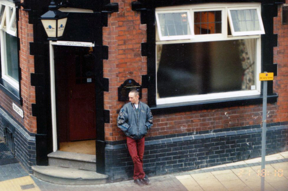 "Tuve una espada de samurái en mi garganta": policía que infiltró ...