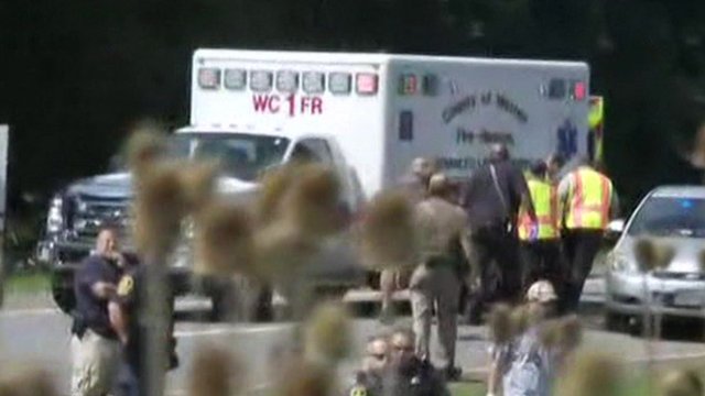 Virginia TV news crew shot dead on air - BBC News