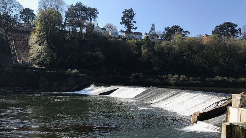 Body discovered in River Taff near Radyr Weir, Cardiff - BBC News