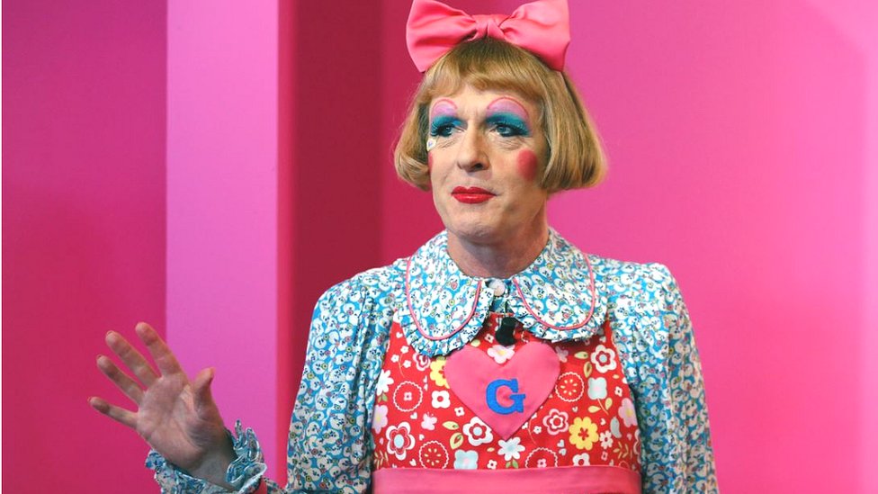 Grayson Perry makes Scottish debut at art festival - BBC News