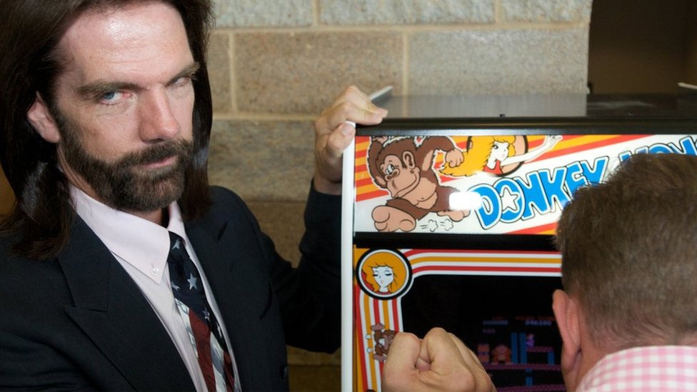 Donkey Kong champion loses title for 'using emulator' - BBC News