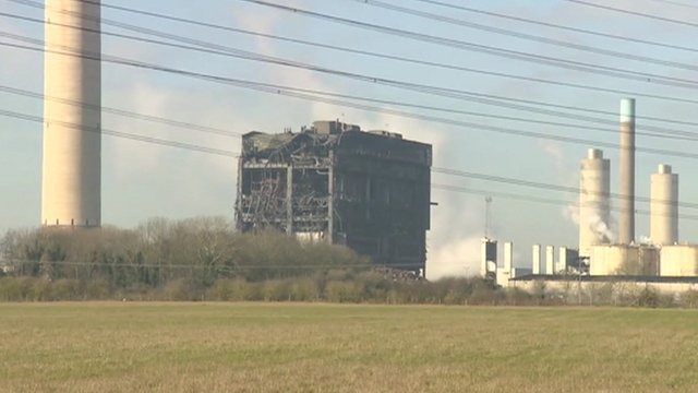 Didcot Power Station collapse: Former worker worried over safety - BBC News