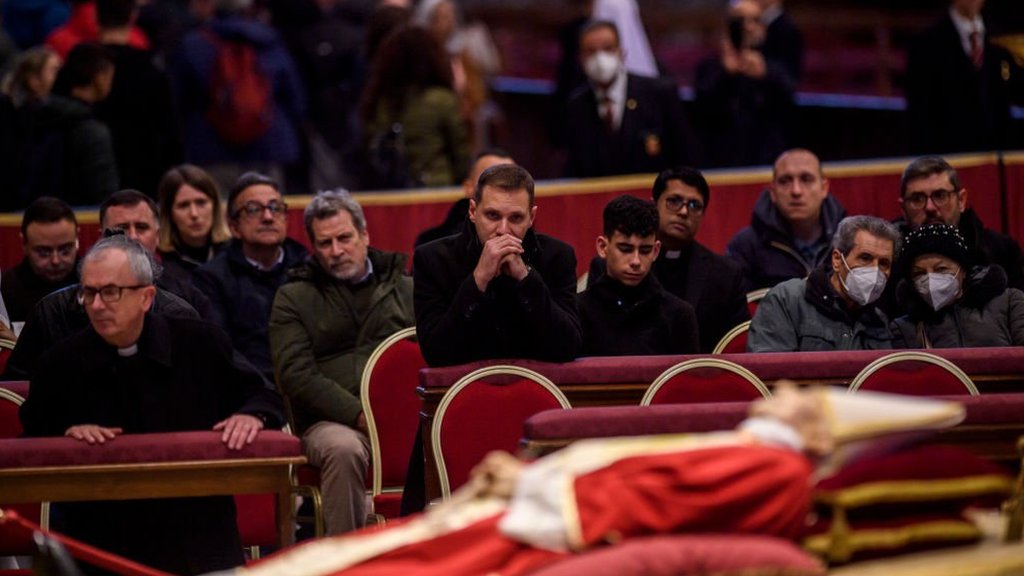 Funeral Do Papa Paulo Vi BBC Para Africa | Funeral Do Papa João Paulo