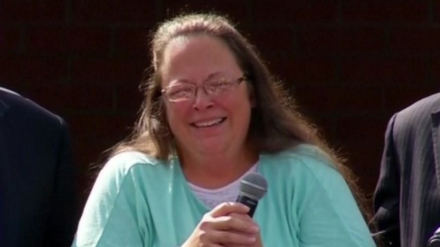 What happened when Kim Davis met the Pope? - BBC News