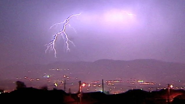 Video shows Spanish storms in which two Britons died - BBC News