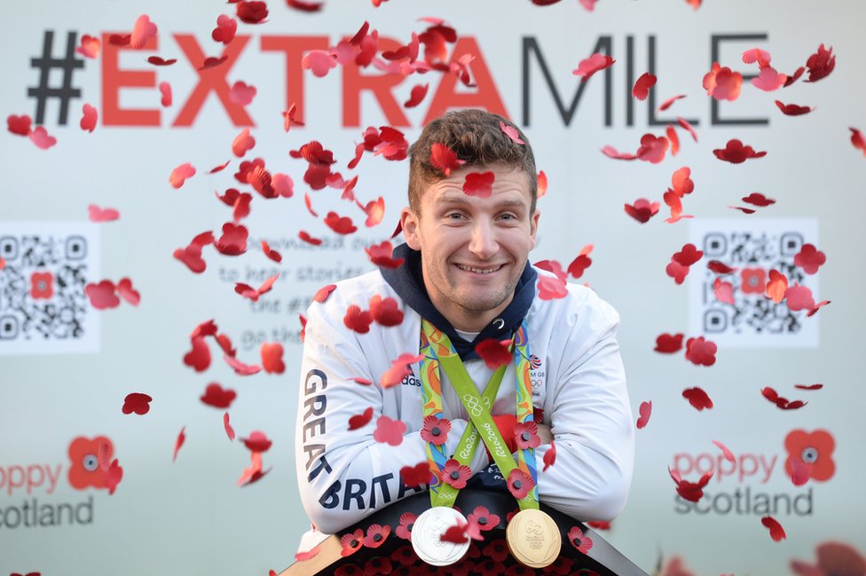 Cycling star Callum Skinner launches poppy appeal - BBC News