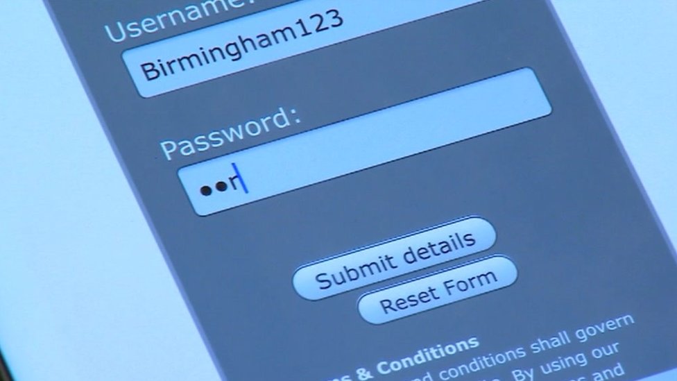 Shock as phones hacked in cybersecurity experiment - BBC News