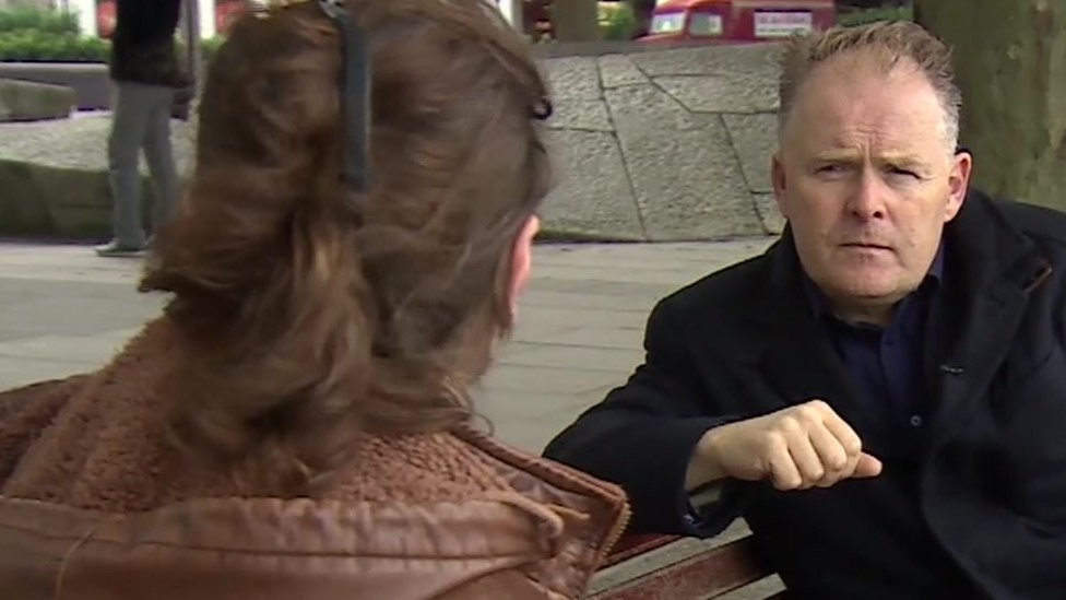 Cash deposits vanish in house buying scam - BBC News