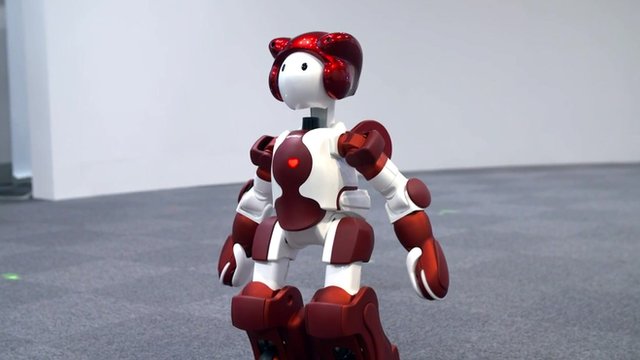 New 'wheelie' helpful robots at airports in Japan - BBC Newsround