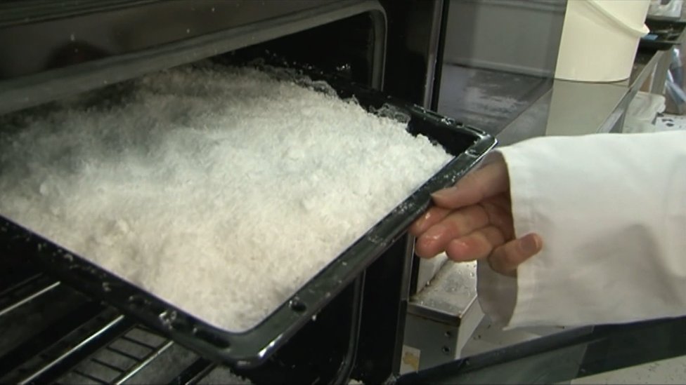 CnES a' rannsachadh Hebridean Sea Salt - Naidheachdan a' BhBC