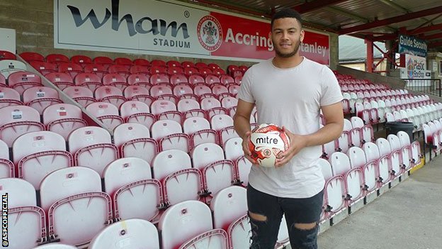 BBC Sport - Aaron Chapman: Accrington Stanley sign ex-Chesterfield ...