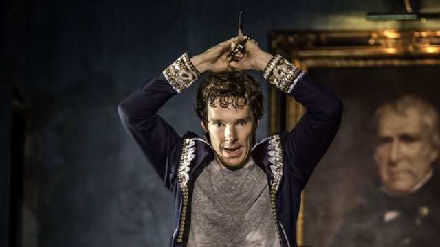 Benedict Cumberbatch asks fans not to film Hamlet - BBC News