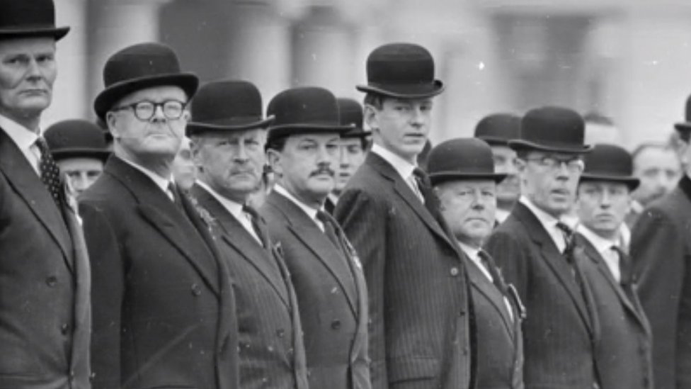 A brief history of suits - BBC News